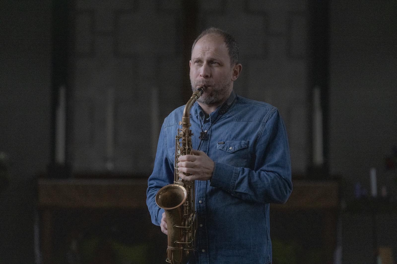 Biography – Dan Foster Saxophones